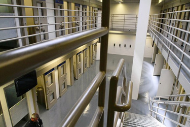Nearly 90 LAPD officers to be reassigned from street patrol to jail ...